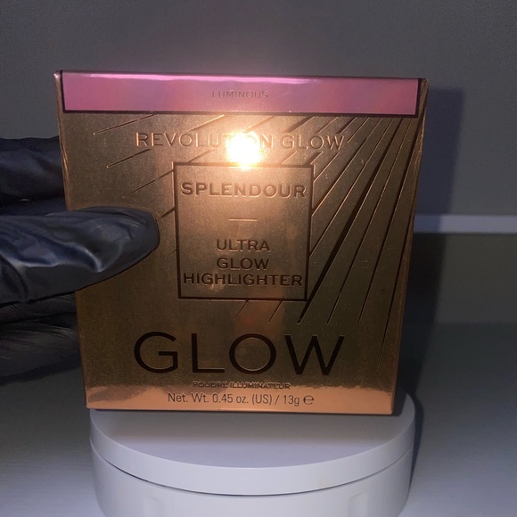 Revolution | Makeup | Revolution Glow Ultra Glow Highlighter Luminous ...